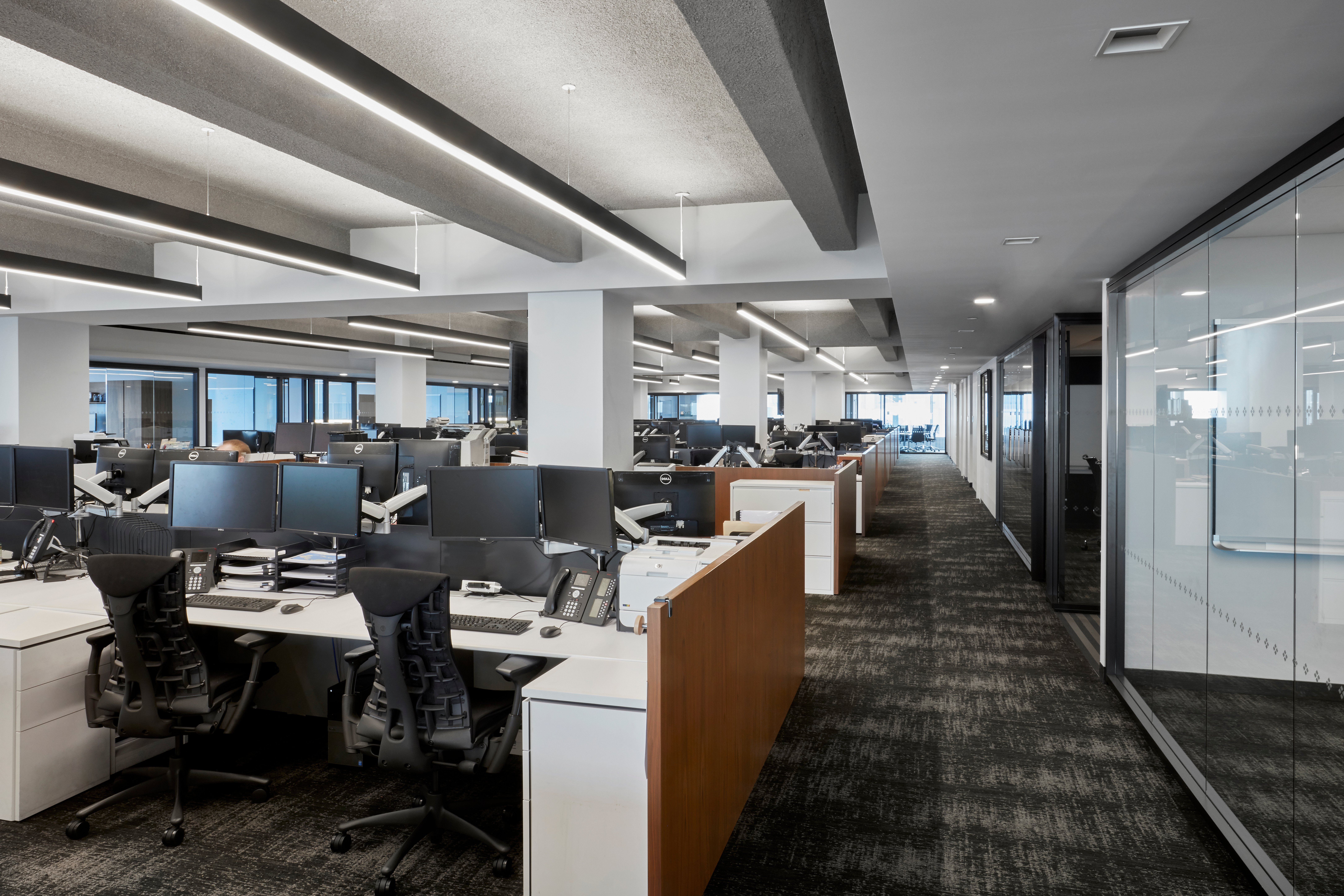 Open Office vs Cubicles: Which is Right for Your Office?